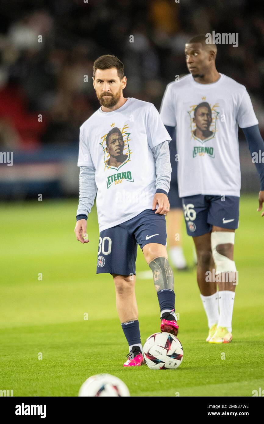 Paris Saint-Germain's Argentine forward Lionel Messi wears a tee-shirt ...