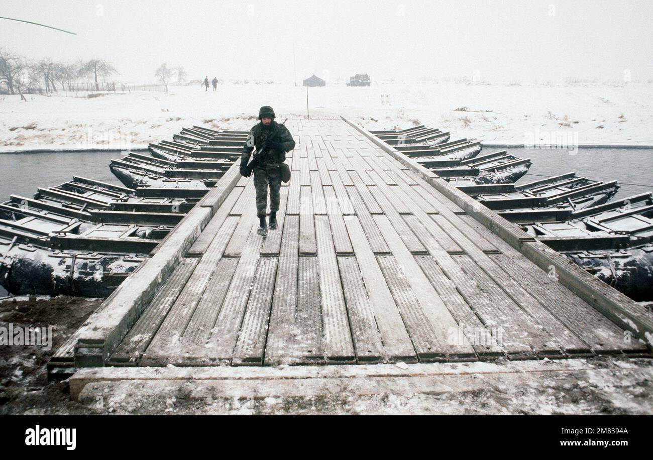 DF-ST-85-13225. Subject Operation/Series: REFORGER Base: Bellenhausen ...