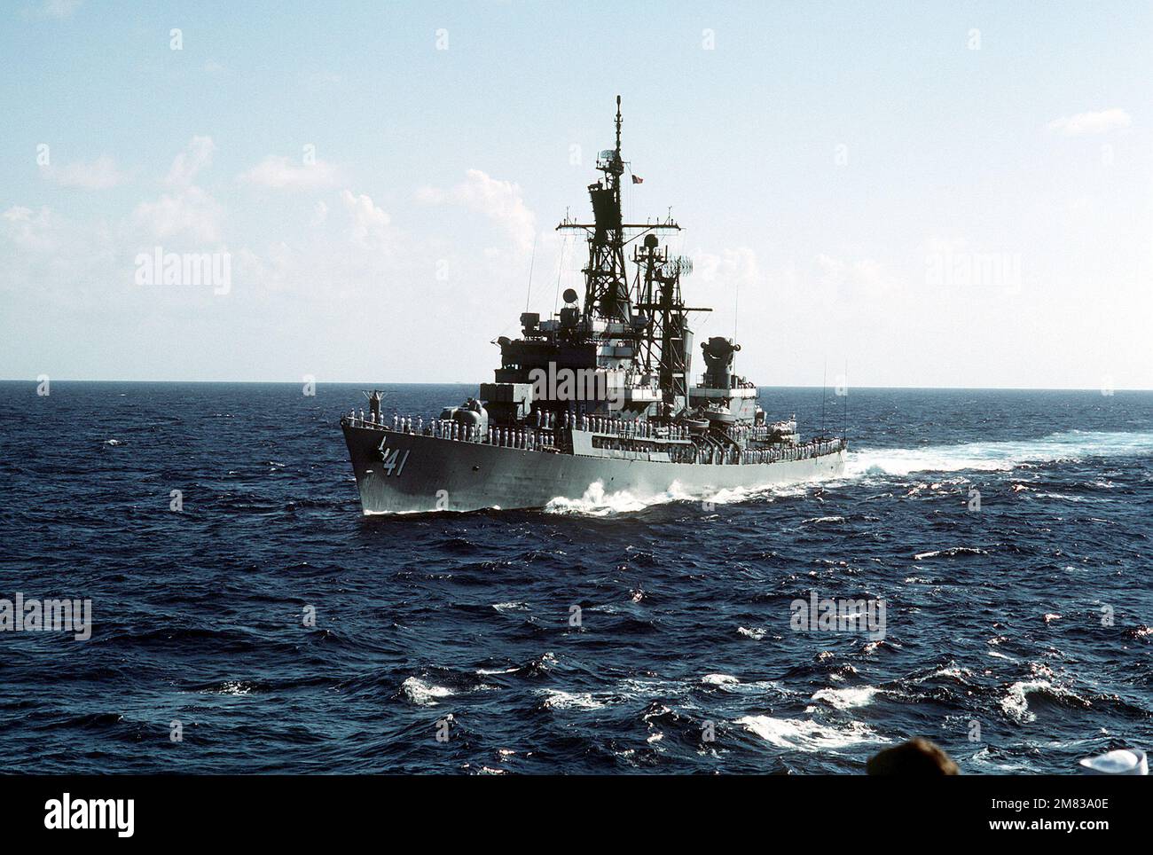 A port bow view of the guided missile destroyer USS KING (DDG-41 ...