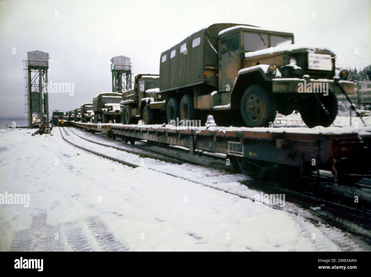 M 939 5 ton truck hi-res stock photography and images - Alamy