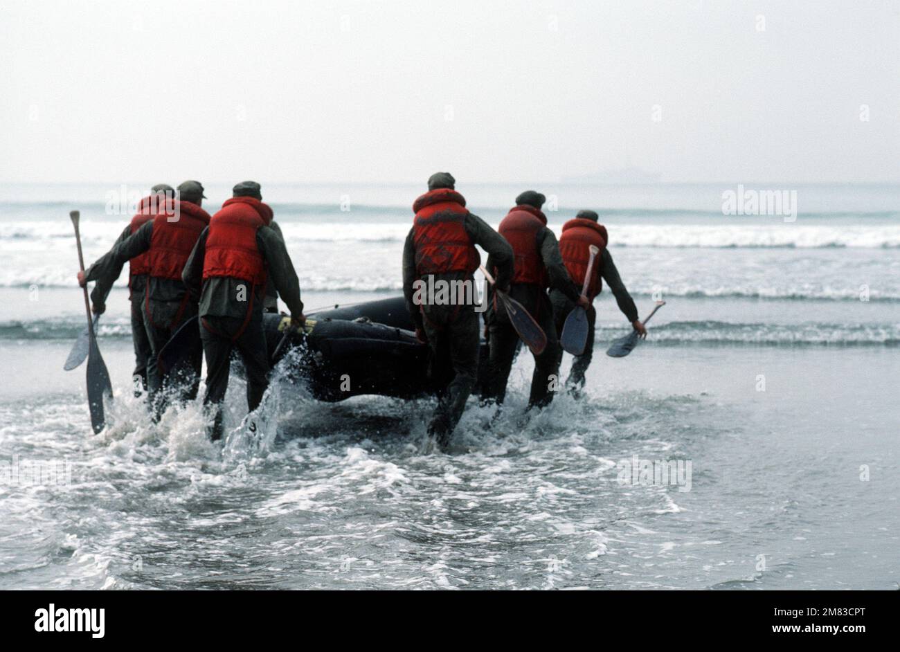 A U.S. Navy Basic Underwater Demolition/Sea-Air-Land (SEAL) (BUD/S ...