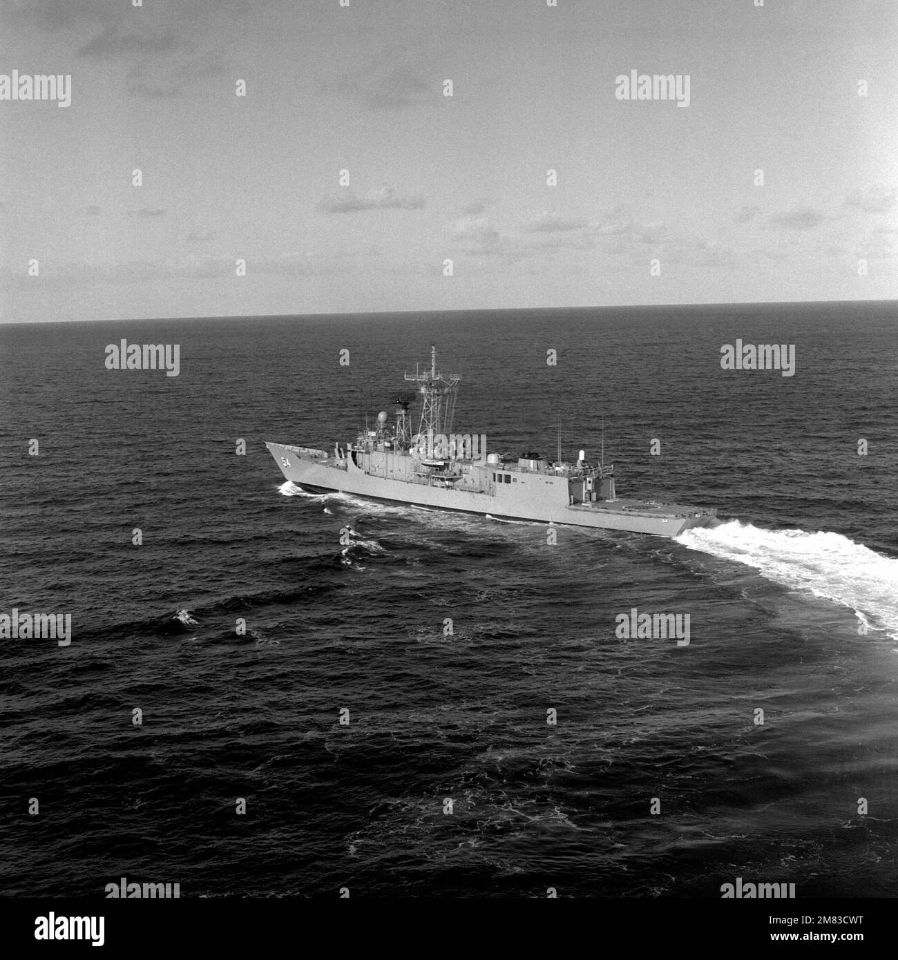 A port quarter view of the guided missile frigate FORD (FFG-54 ...