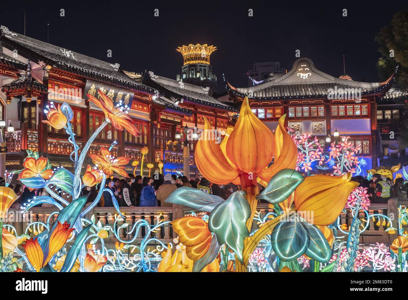 Yuyuan Garden Lantern Festival bustles, welcoming the coming of the ...