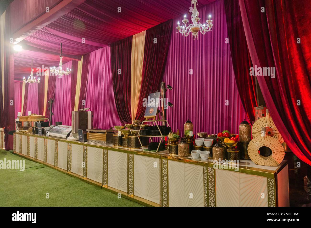 The Beautiful Decorations cultural program, Wedding Decorations, props ...