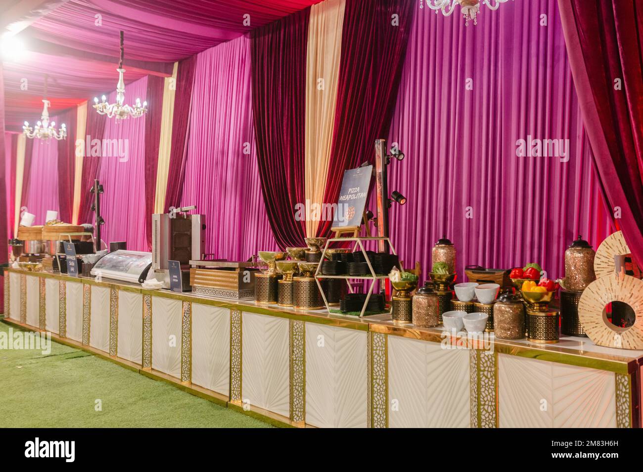 The Beautiful Decorations cultural program, Wedding Decorations, props ...