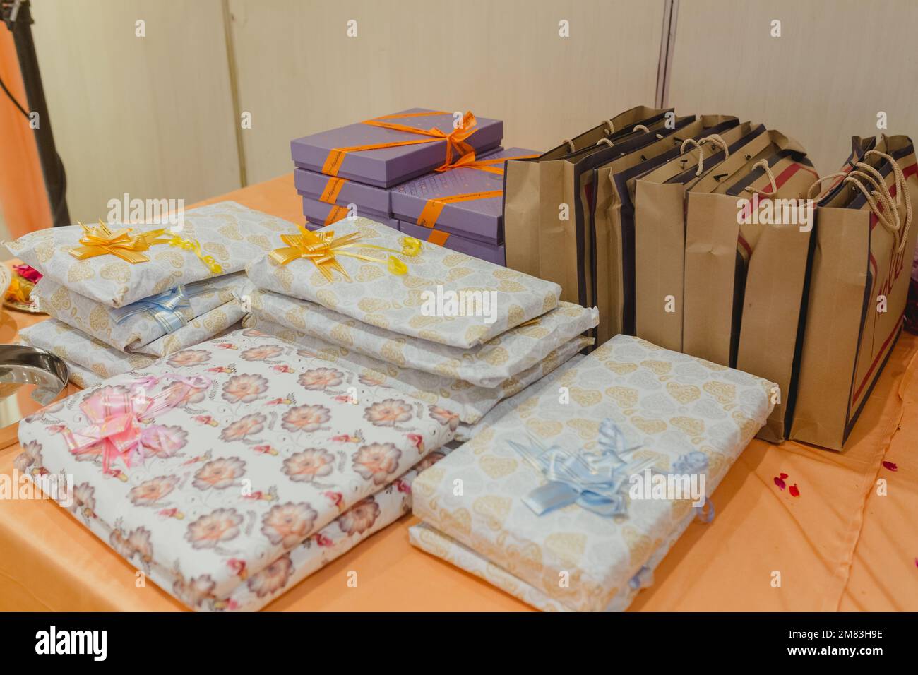 The Beautiful Decorations cultural program, Wedding Decorations, props ...