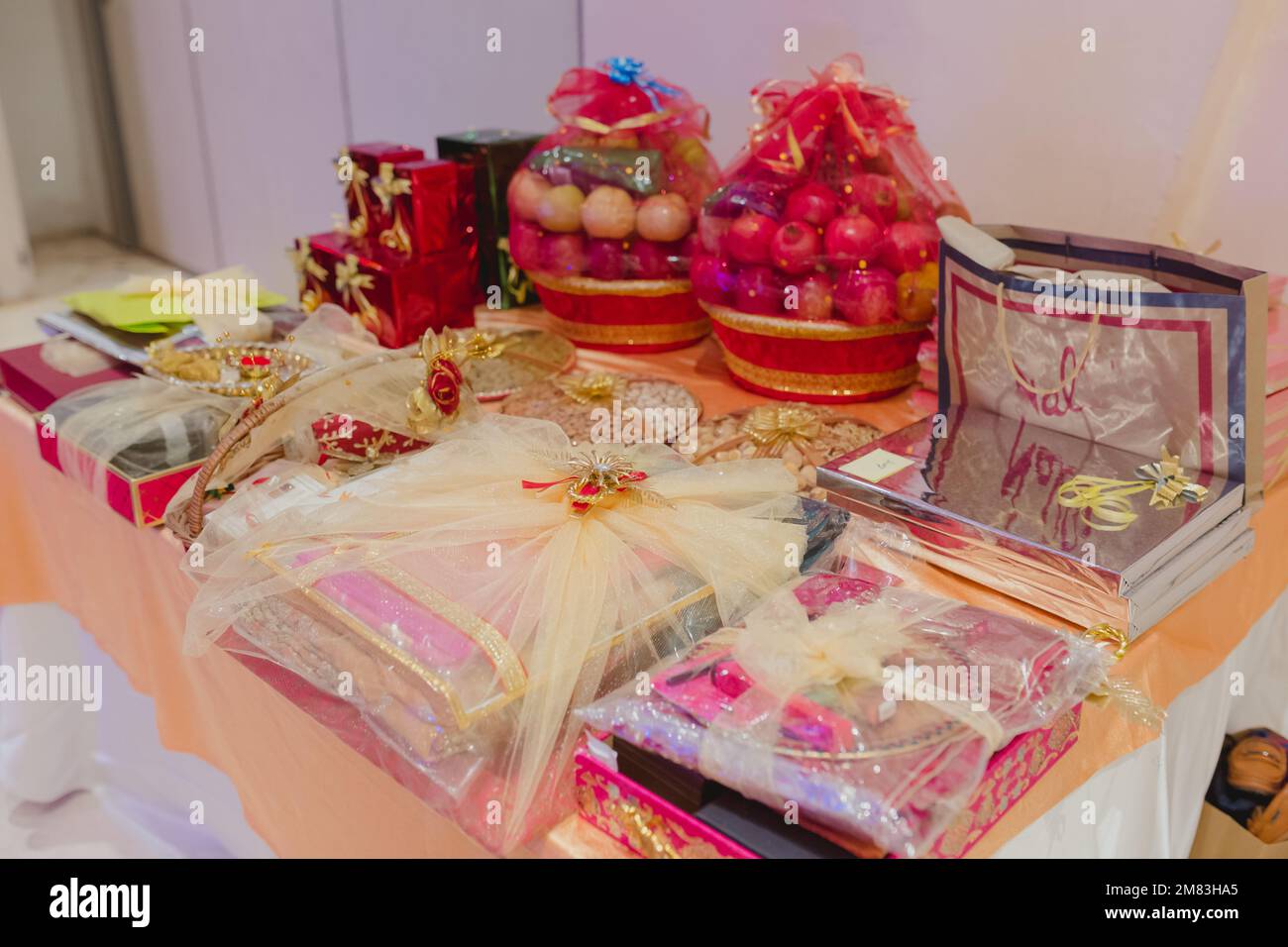 The Beautiful Decorations cultural program, Wedding Decorations, props ...