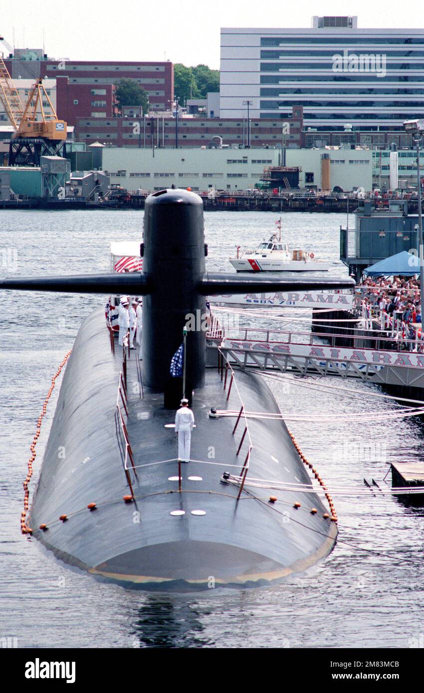 A bow view of the nuclear-powered strategic missile USS ALABAMA (SSBN ...