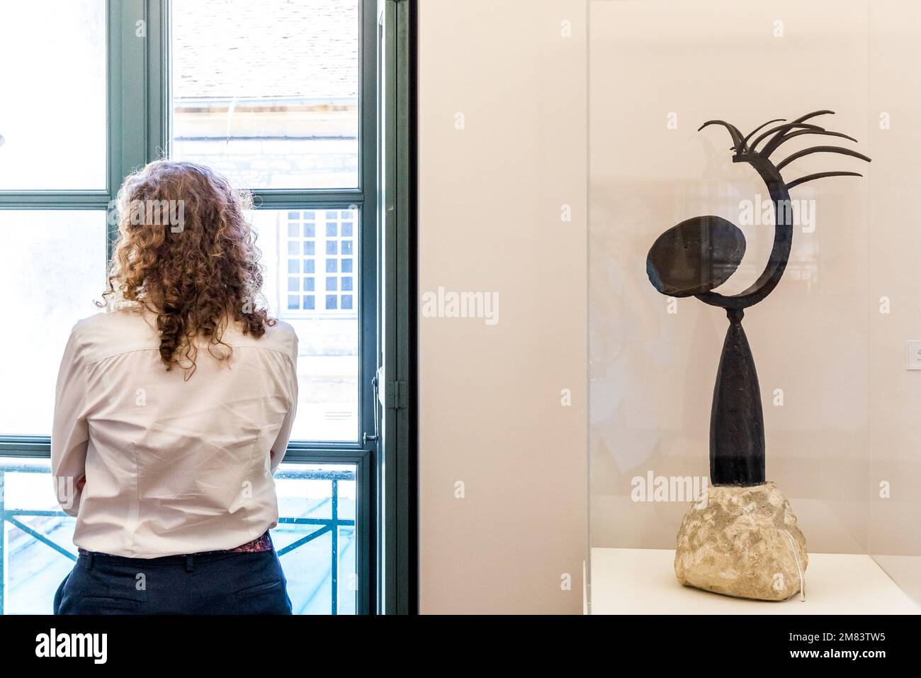 HEAD IN THE MIRROR CIRCA 1934, JULIO GONZALEZ, ZERVOS MUSEUM, VILLAGE ...