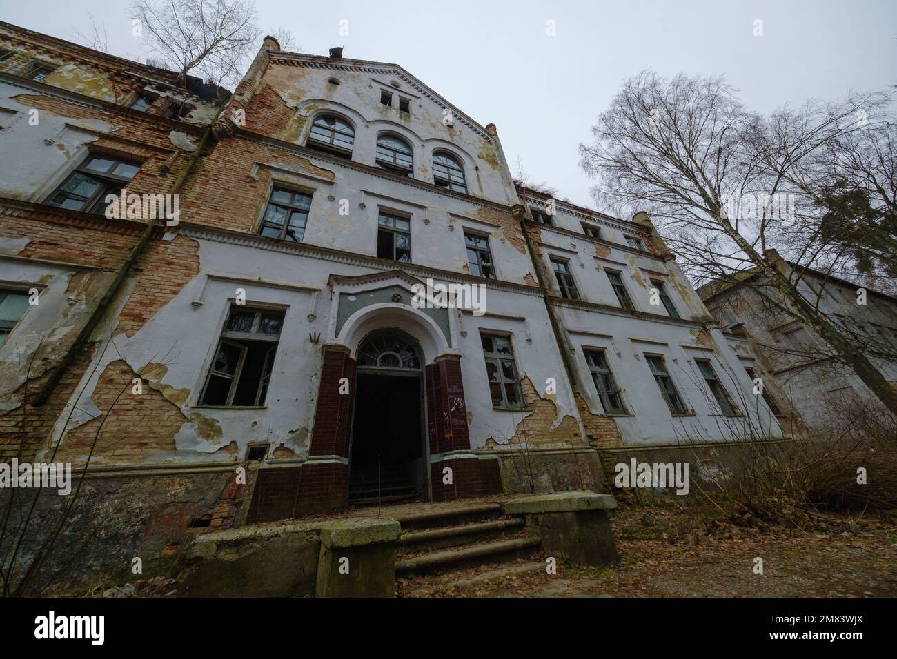Destruction old building in hi-res stock photography and images - Alamy