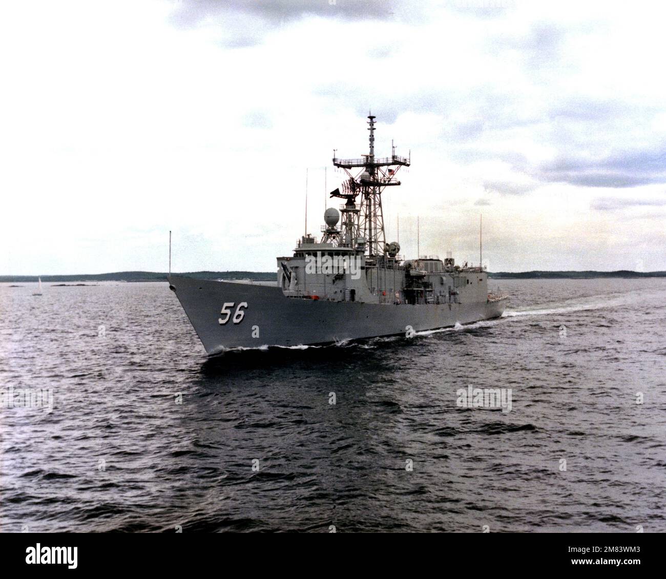A port bow view of the guided missile frigate SIMPSON (FFG 56) underway ...