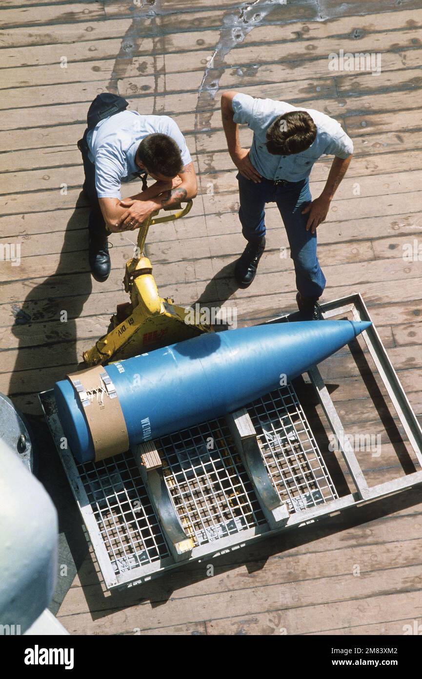 16 inch projectile hi-res stock photography and images - Alamy