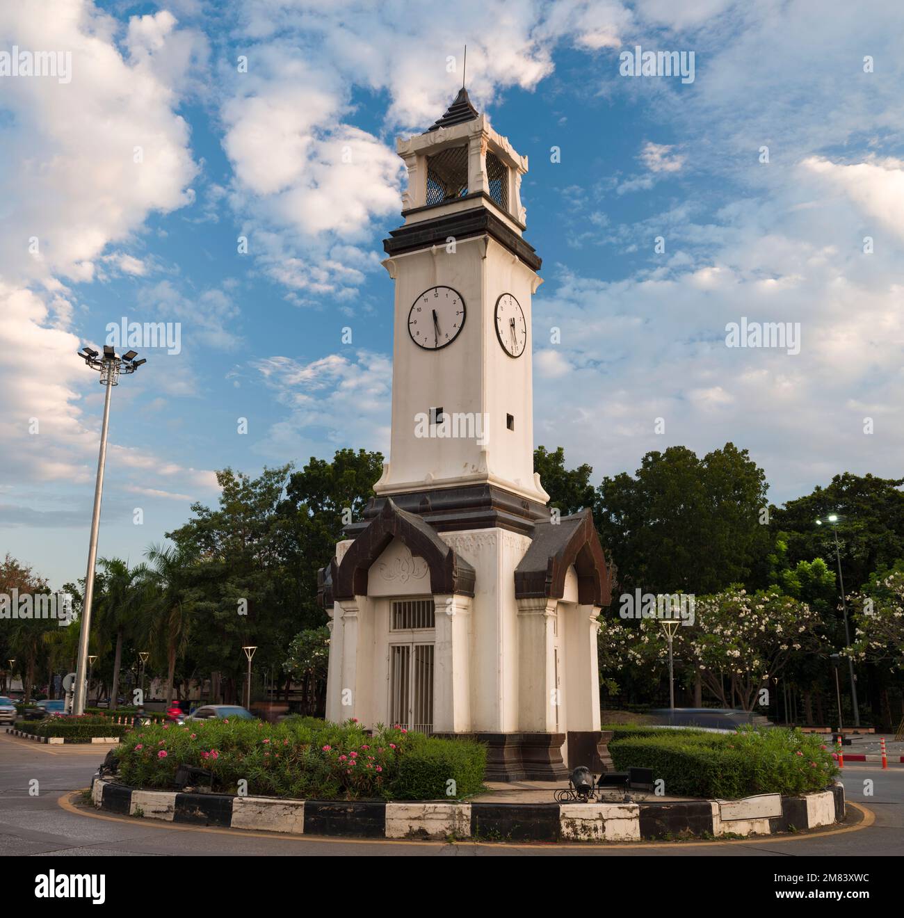 Historic city clock intersection hi-res stock photography and images ...