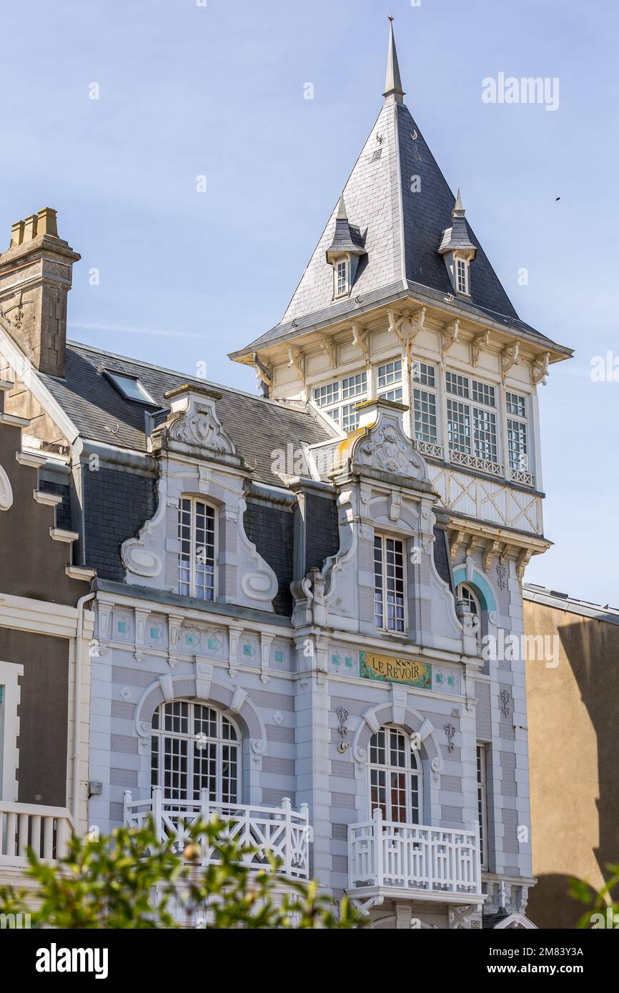 FACADE OF A BELLE EPOQUE HOUSE, WIMEREUX, (62) PAS-DE-CALAIS, FRANCE ...