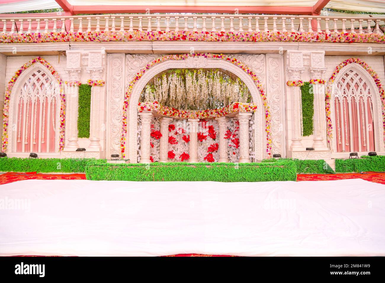 The Beautiful Decorations cultural program, Wedding Decorations, props ...