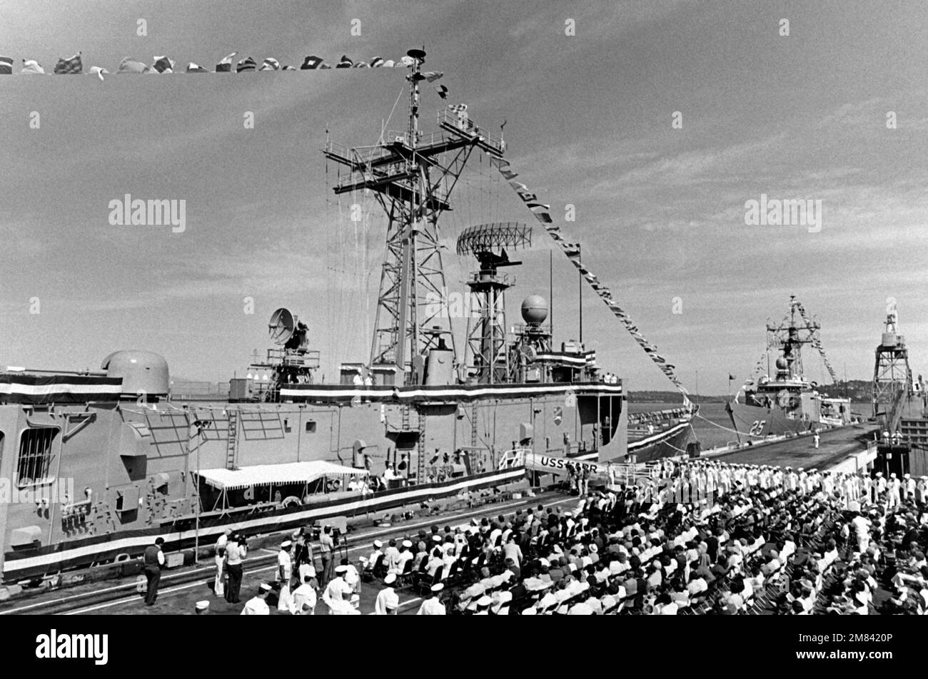 Uss carr ffg 52 hi-res stock photography and images - Alamy