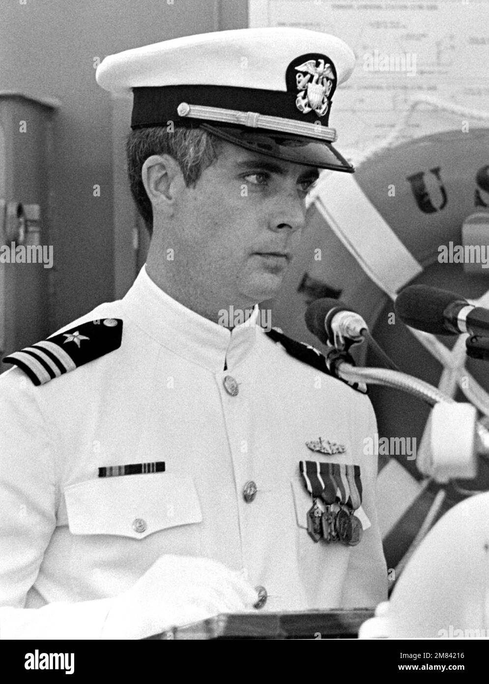 Uss carr ffg 52 hi-res stock photography and images - Alamy