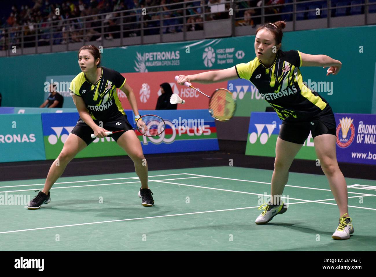 Kuala Lumpur, Malaysia. 12th Jan, 2023. Malaysia's Go Pei Kee (R)/Teoh ...