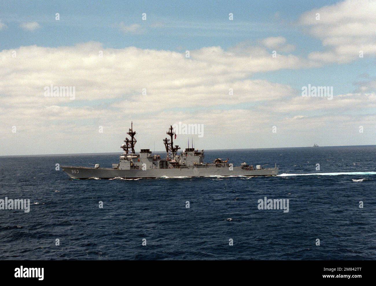 Uss spruance dd 963 hi-res stock photography and images - Alamy