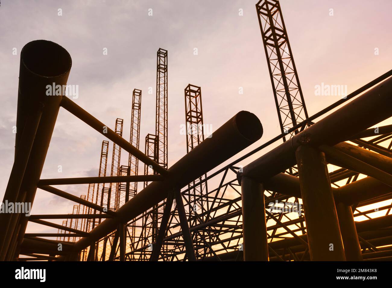 Steel truss structure hi-res stock photography and images - Alamy