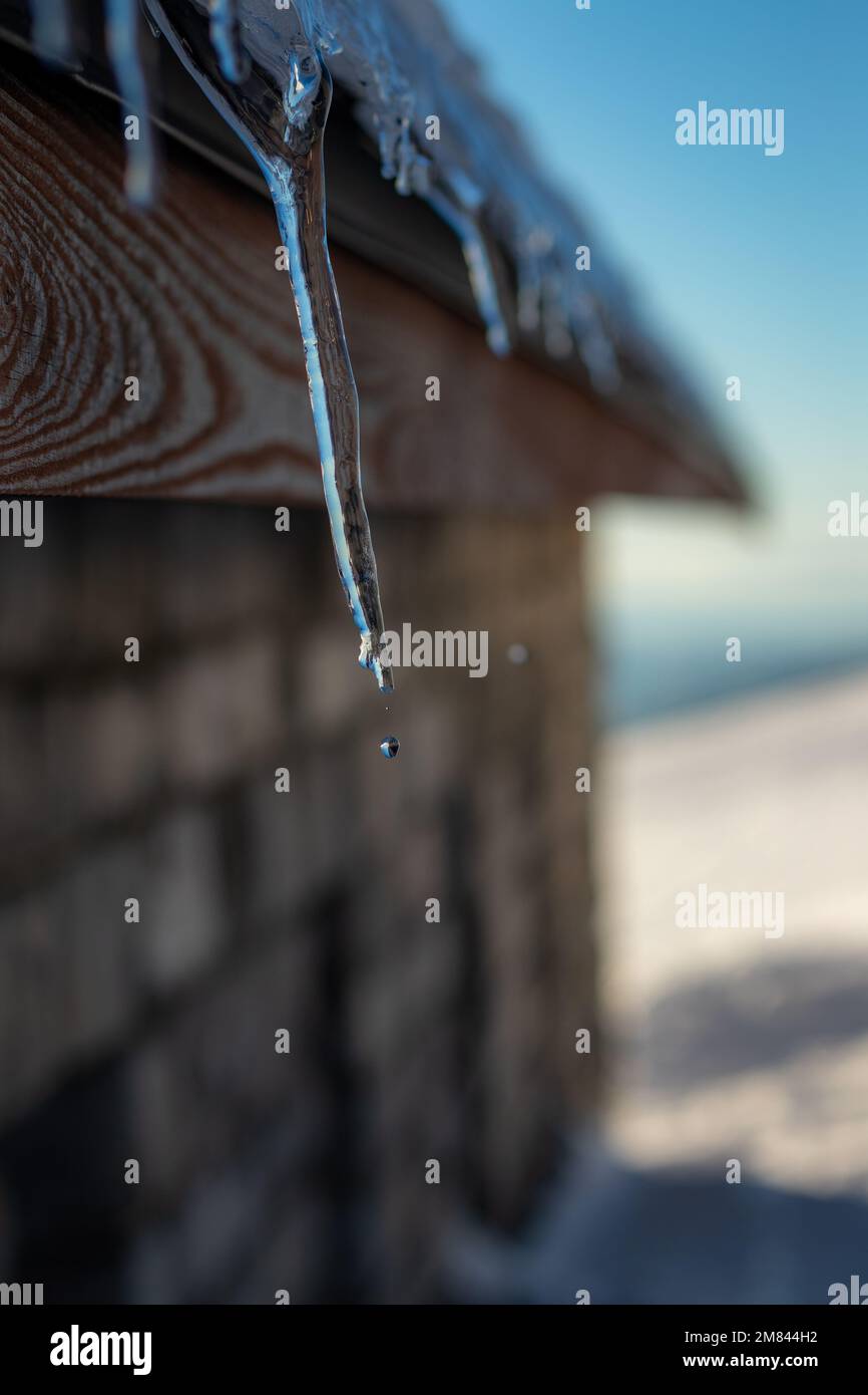 Ice hanging down a mountain hi-res stock photography and images - Alamy
