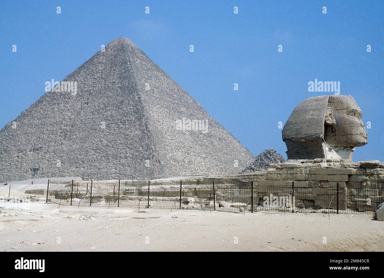 DF-ST-86-07719. Base: Giza Country: Egypt (EGY Stock Photo - Alamy