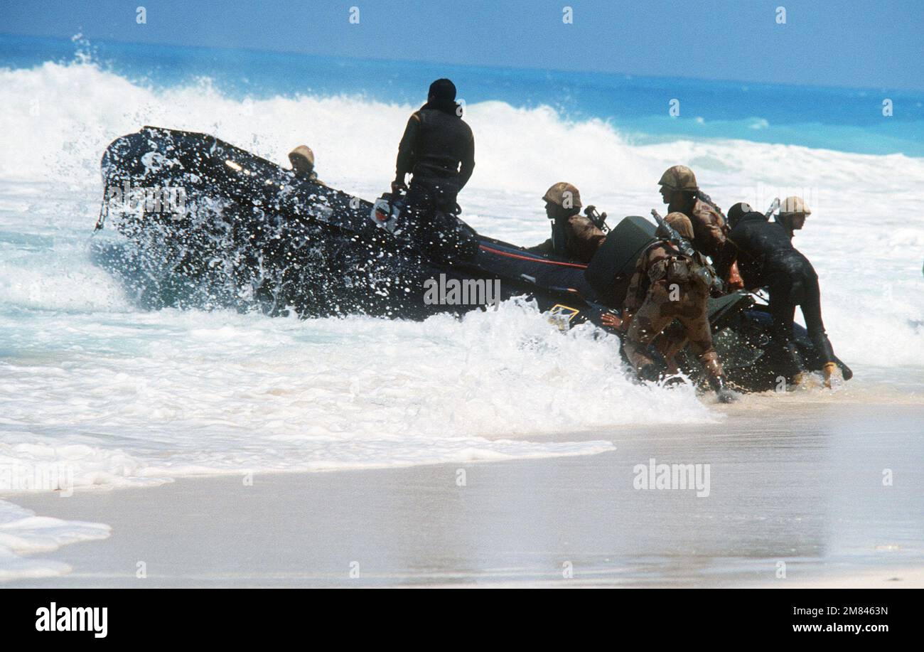 Alexandria station alexandria egypt hi-res stock photography and images ...
