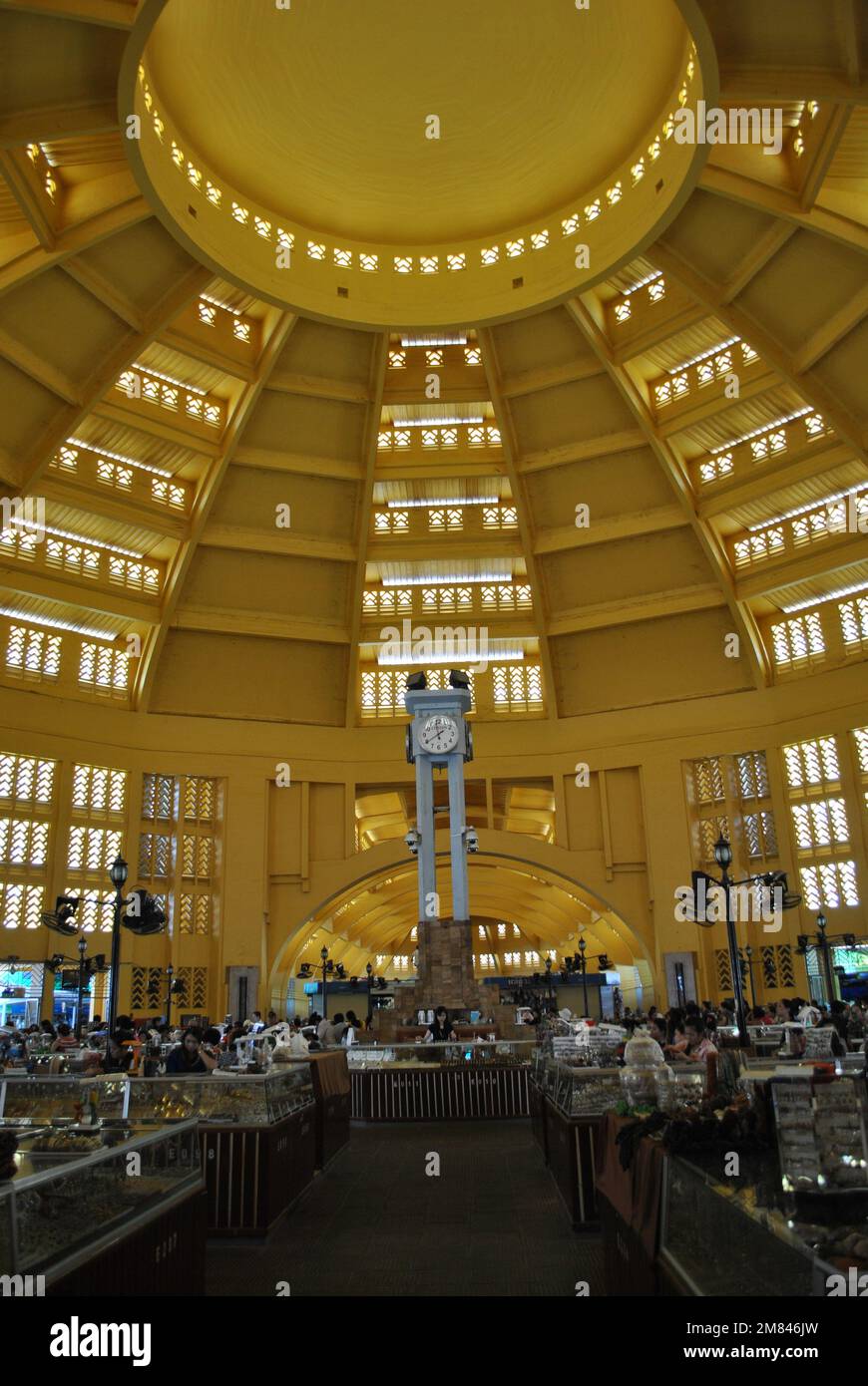 Food market in Phnom Penh Cambodia Stock Photo - Alamy
