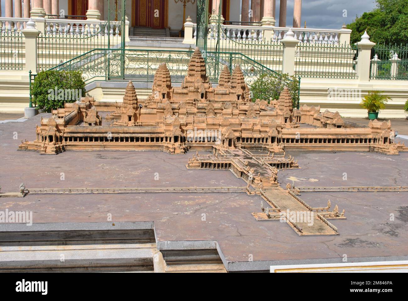 Angkor wat temple miniature Stock Photo - Alamy