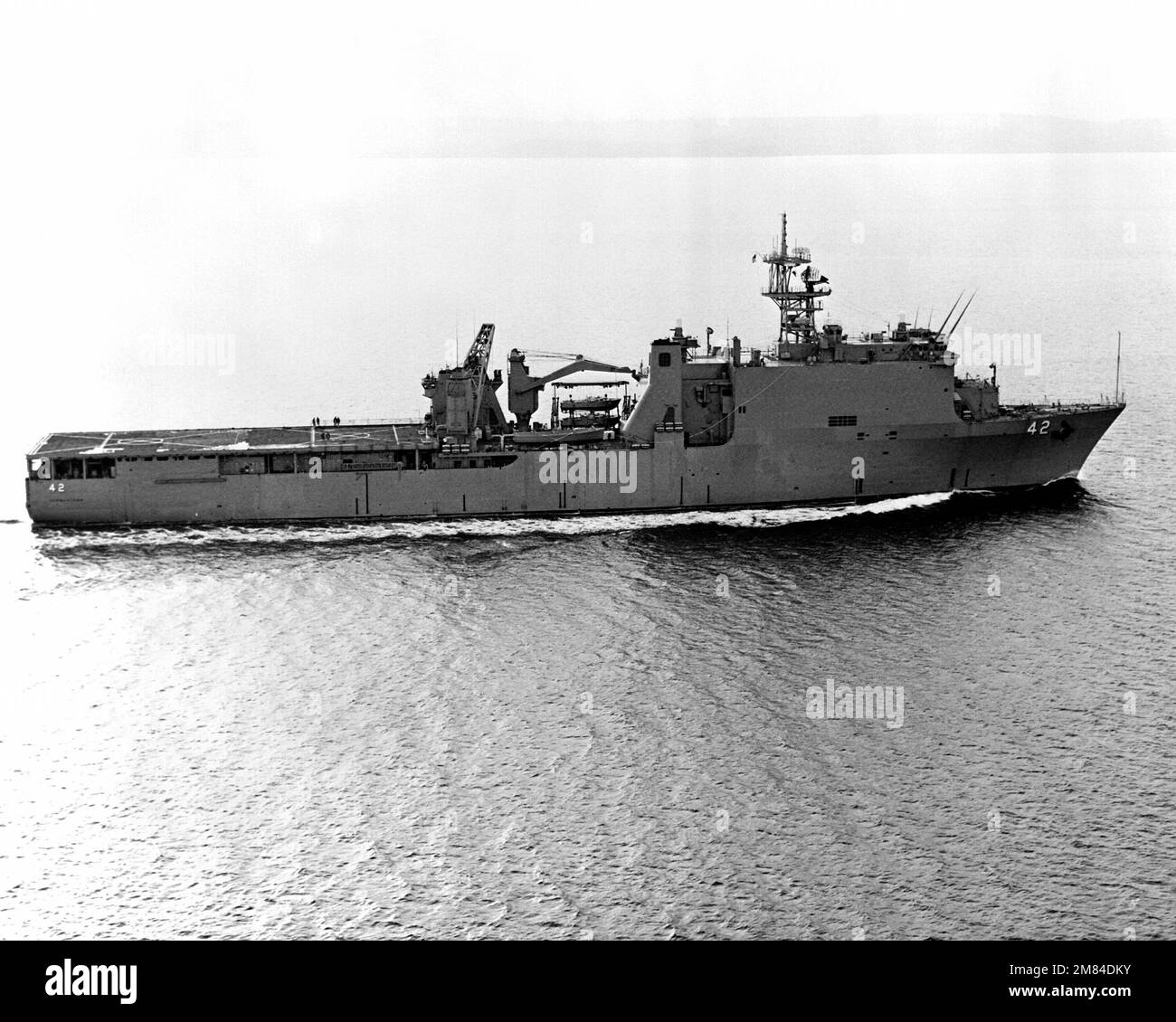 Aerial starboard beam view of the dock landing ship USS GERMANTOWN (LSD ... Aerial starboard beam view of the dock landing ship USS GERMANTOWN (LSD ...