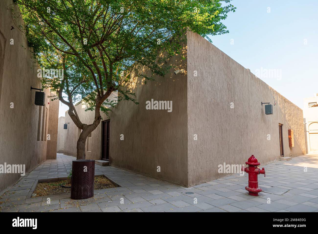 Dubai shindagha heritage village hi-res stock photography and images ...
