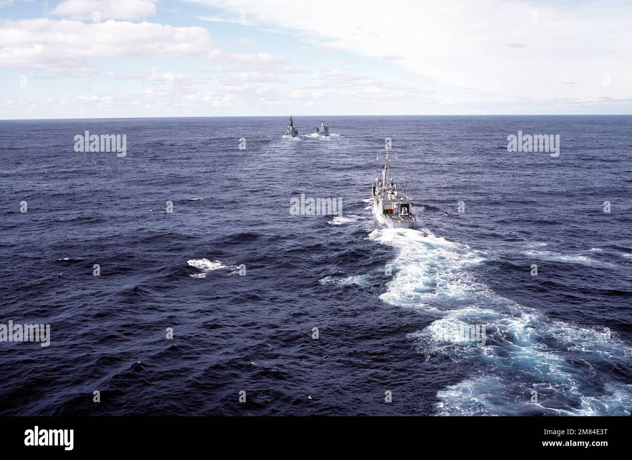An elevated stern view of the guided missile frigate USS HALYBURTON ...