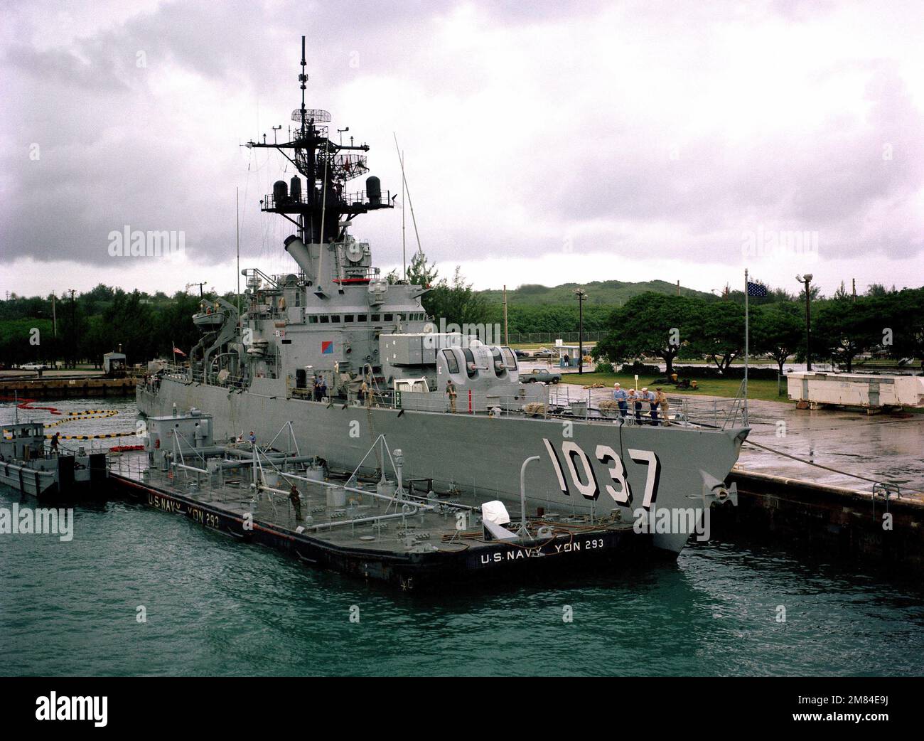 Uss bronstein hi-res stock photography and images - Alamy