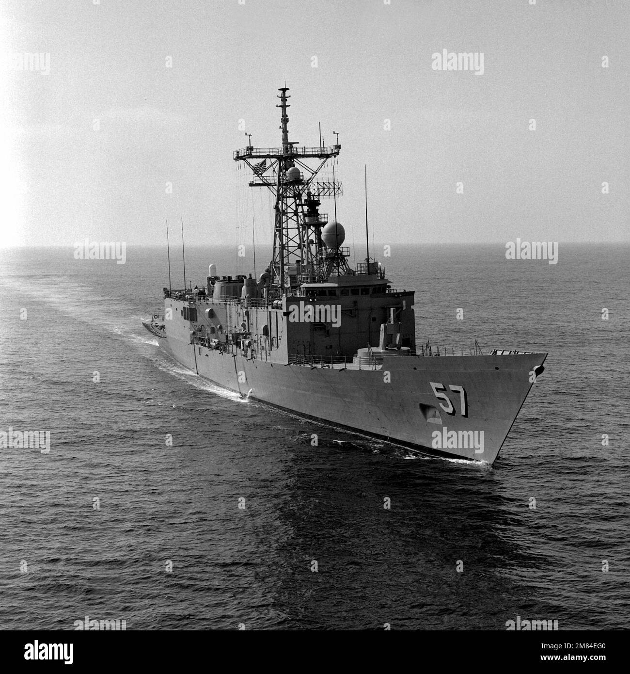 A starboard bow view of the guided missile frigate REUBEN JAMES (FFG-57 ...