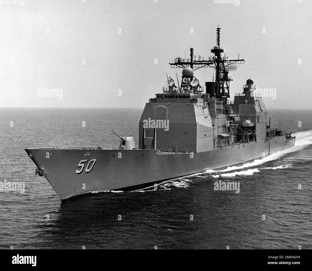 A port bow view of the guided missile cruiser USS VALLEY FORGE (CG-50 ...
