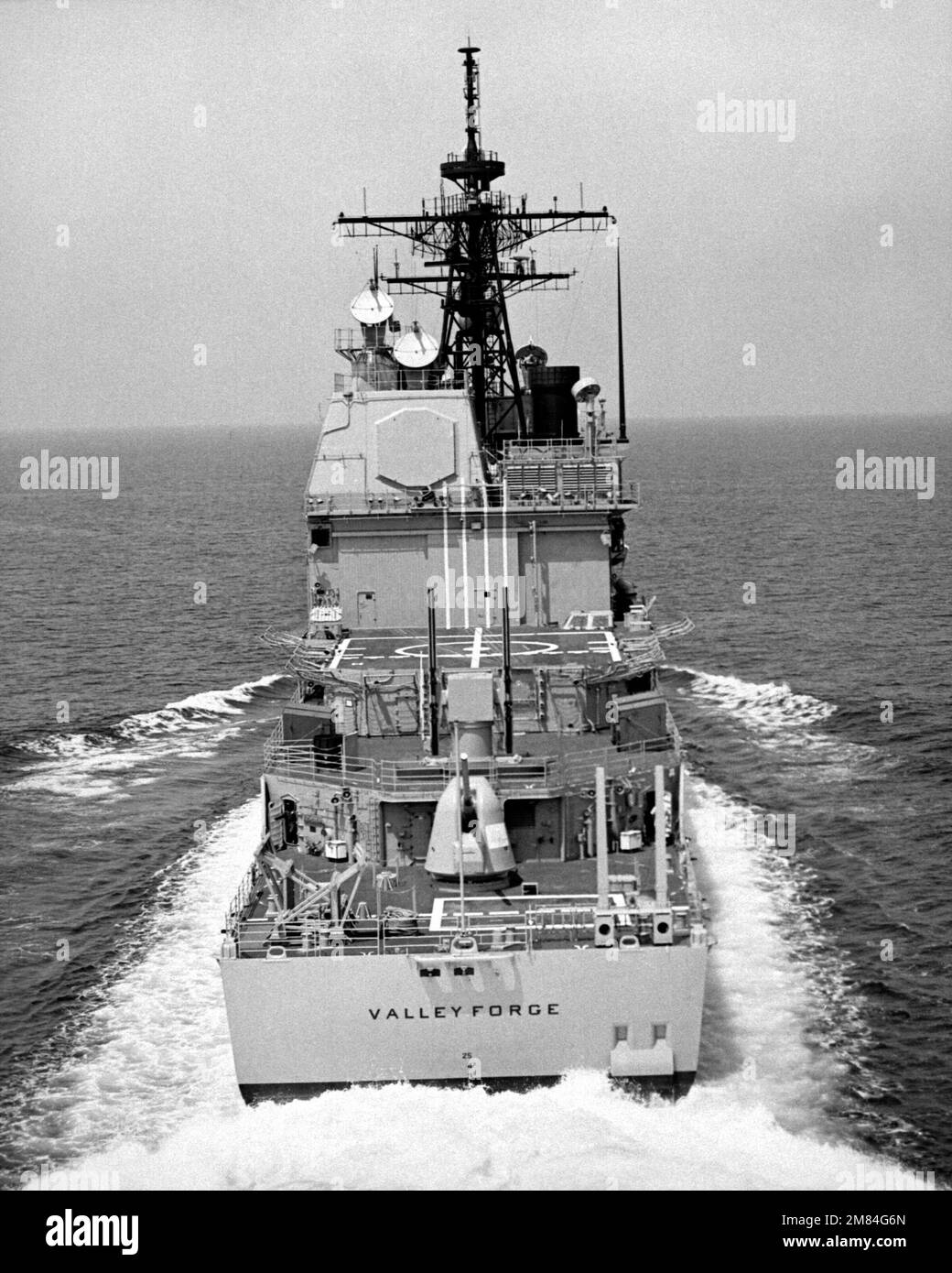 A stern view of the guided missile cruiser USS VALLEY FORGE (CG-50 ...