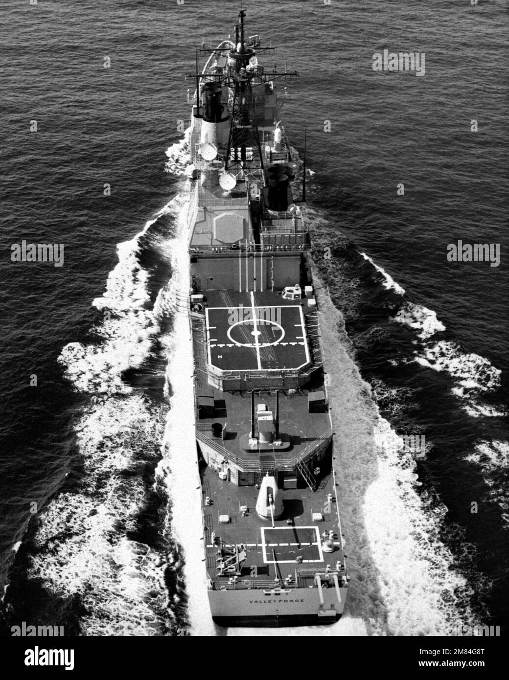 Uss valley forge cg 50 Black and White Stock Photos & Images - Alamy