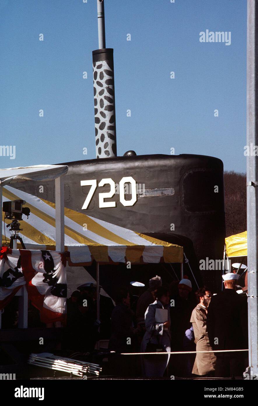 Periscopes hi-res stock photography and images - Alamy