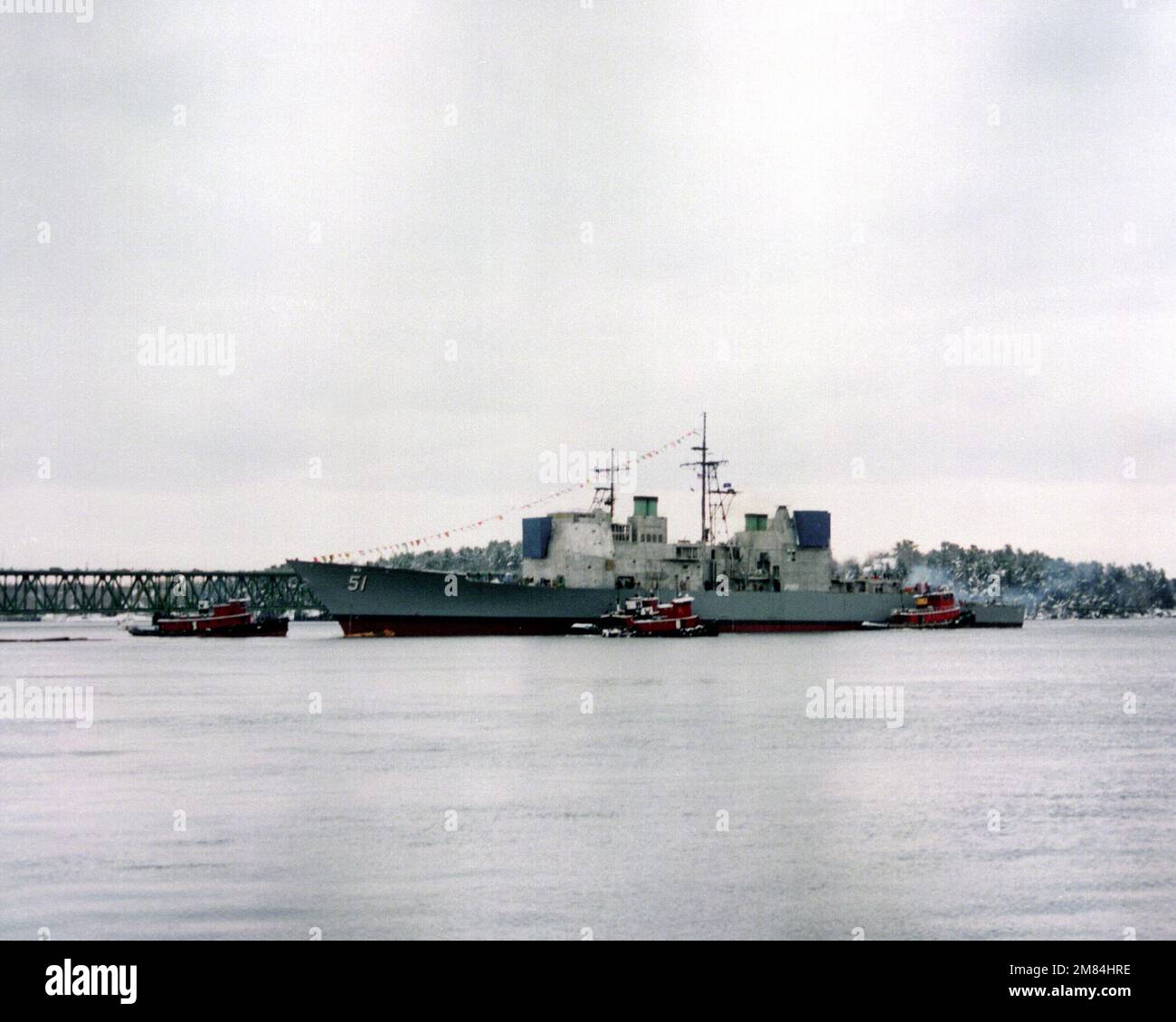 A port bow view of the guided missile cruiser THOMAS S. GATES (CG-51 ...