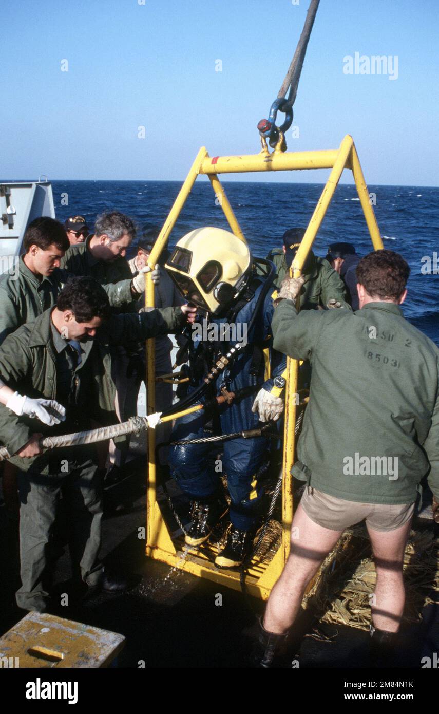 DN-ST-86-06827. Base: USS Preserver (ARS 8) Country: Atlantic Ocean ...