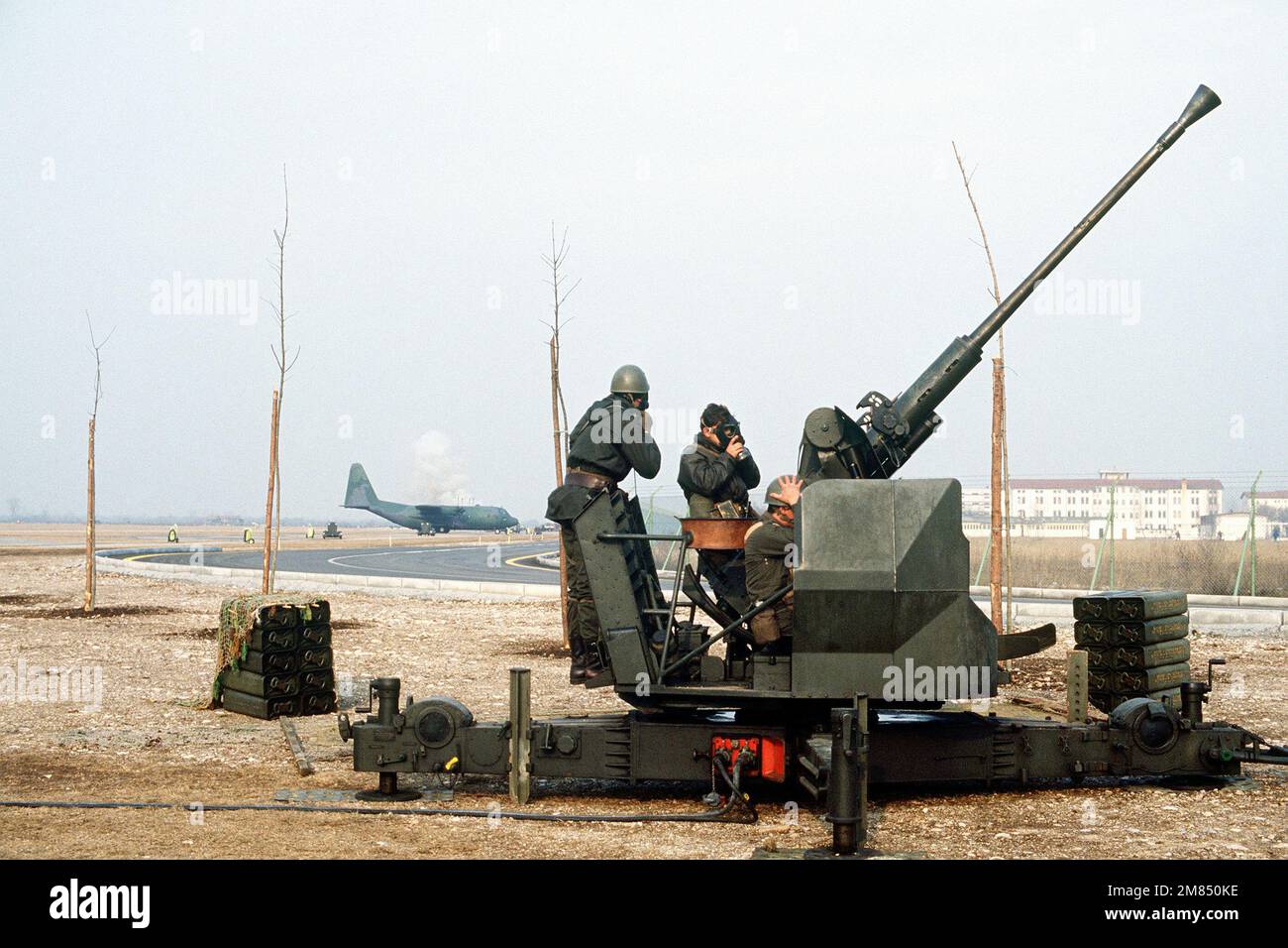 Italian anti aircraft artillery hi-res stock photography and images - Alamy