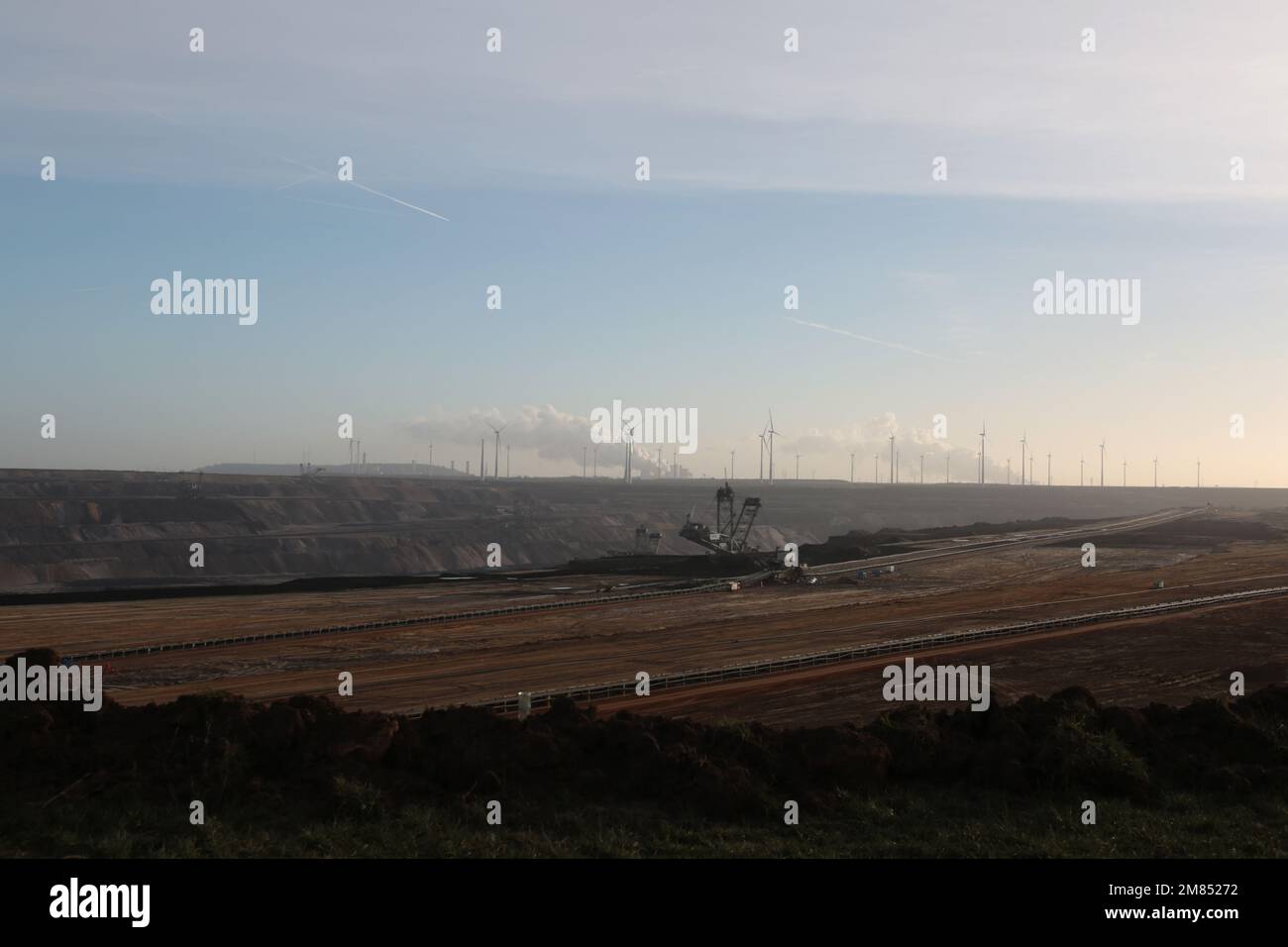 Mining equipment in a lignite mine near Garzweiler Stock Photo - Alamy