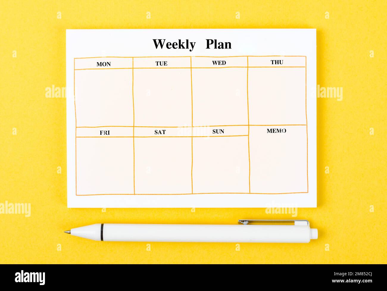 Blank weekly plan notice block on yellow background. Empty schedule and ...