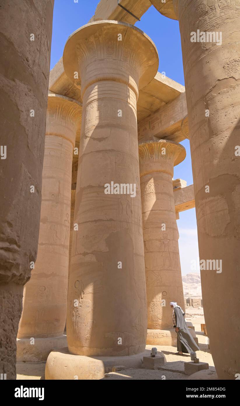 Grosser saulensaal hi-res stock photography and images - Alamy