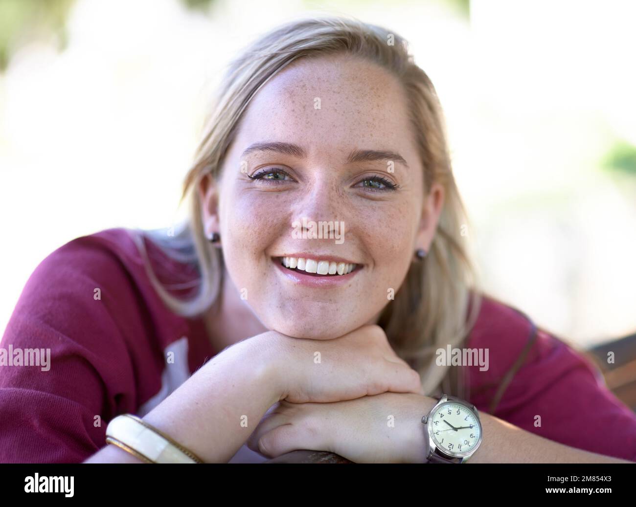 Beautiful young woman outdoors hi-res stock photography and images - Alamy
