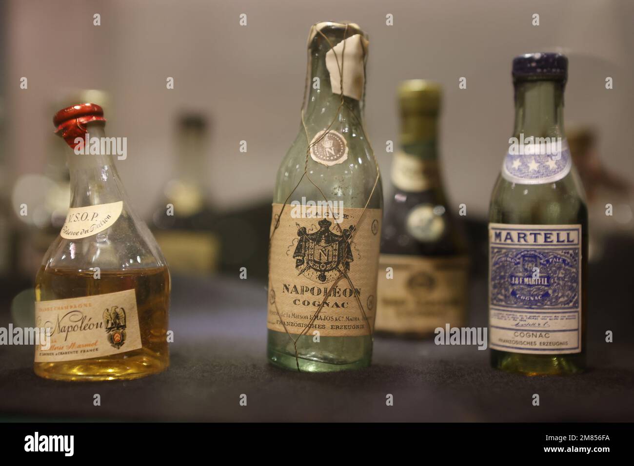 Nordhausen, Germany. 12th Jan, 2023. Miniature bottles lie in a glass ...