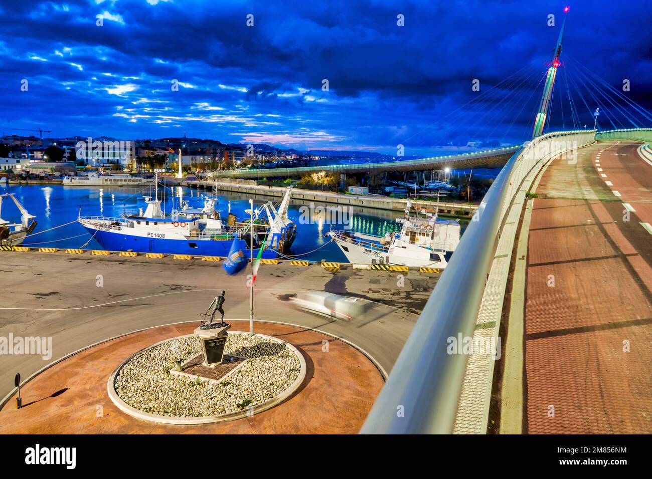 Monumento del ponte hi-res stock photography and images - Alamy