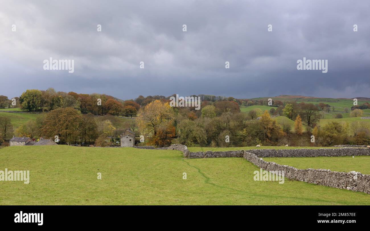 View over yorkshire dales national park hi-res stock photography and ...