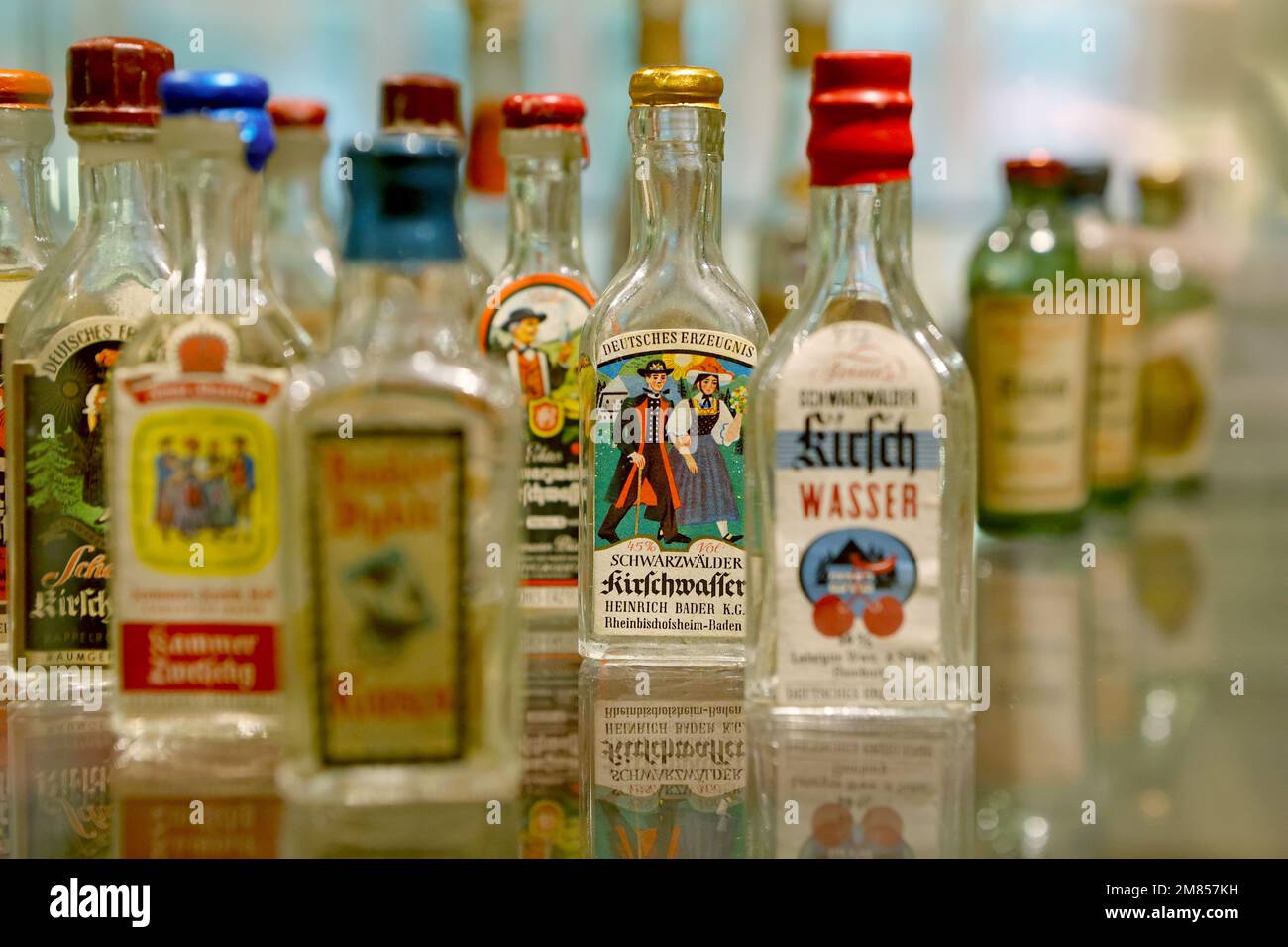 Nordhausen, Germany. 12th Jan, 2023. Miniature bottles lie in a glass ...