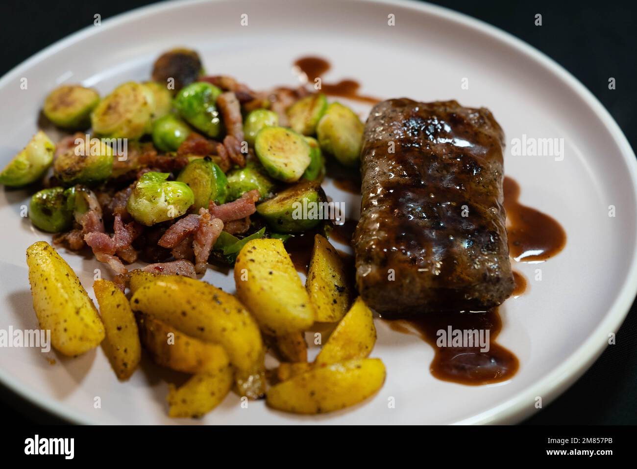 Rosemary lamb filet with healthy vegetables Stock Photo - Alamy